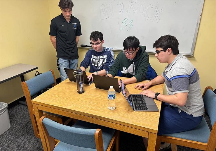 Computer Science students present their industry project | Fredonia.edu